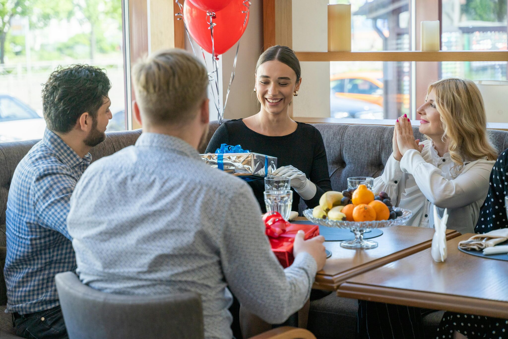 Why Do People Like to Eat Out? Explain the Reasons - My English Path